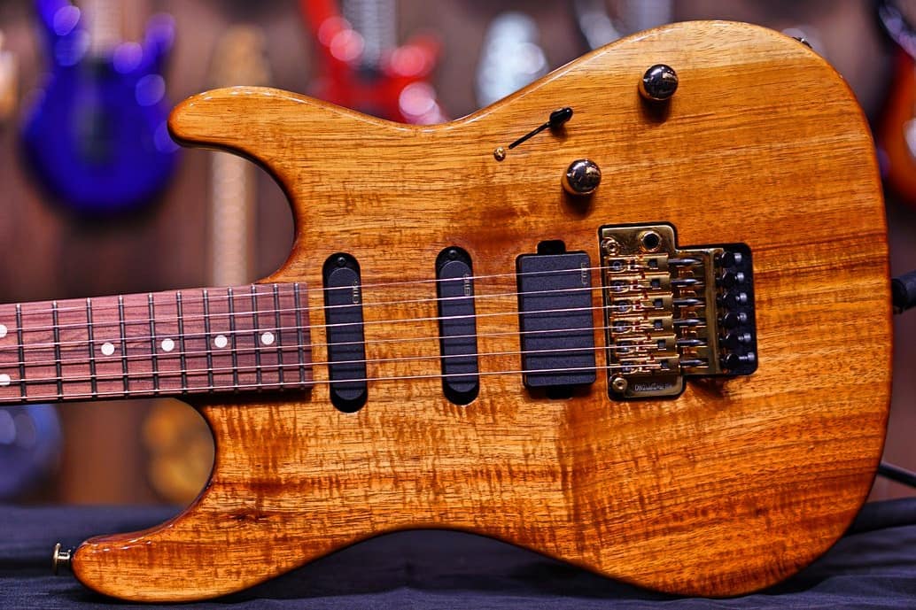 Suhr Reb Beach spec w...