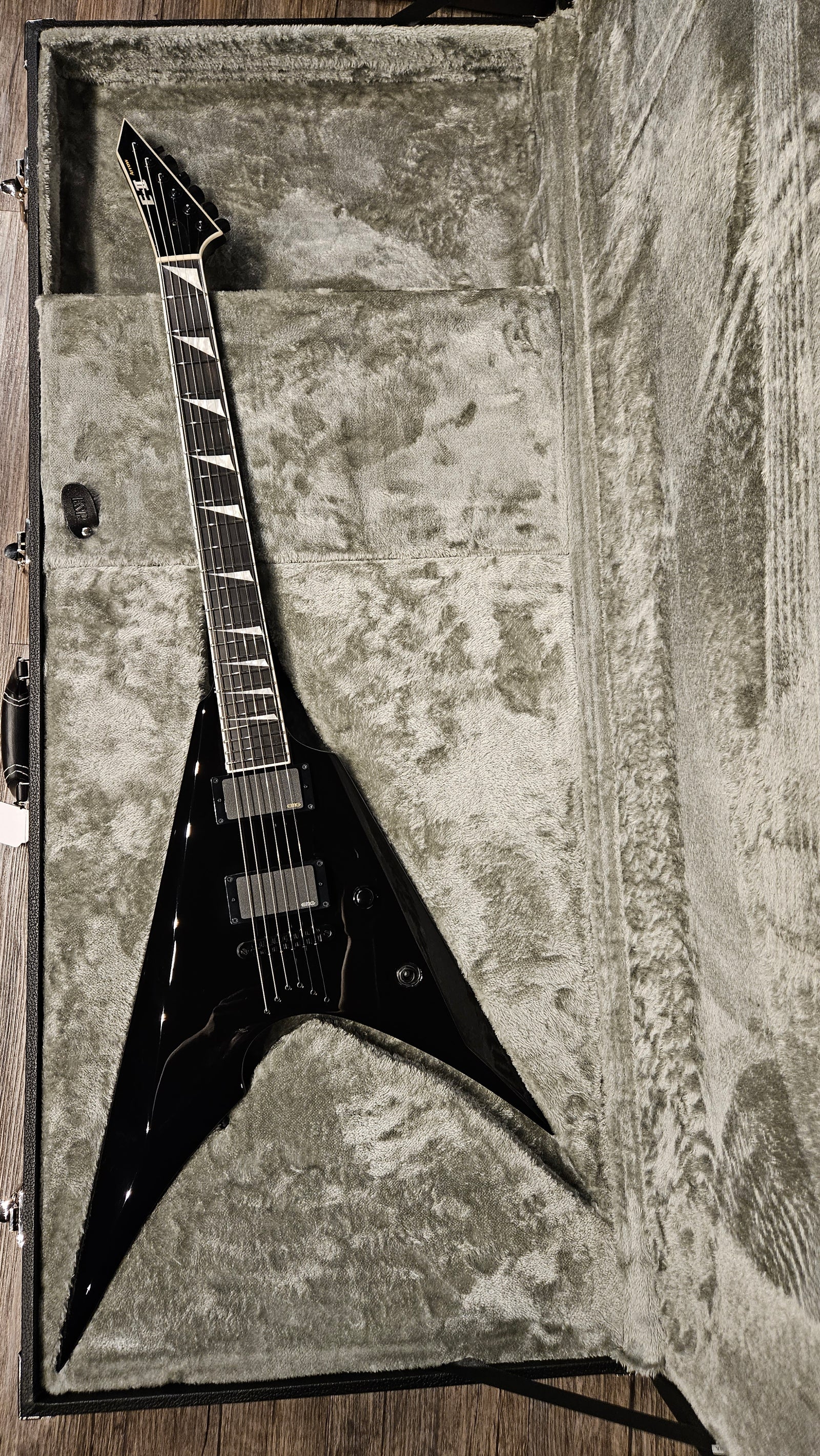 ESP E-II ARROW NT Black es3362223