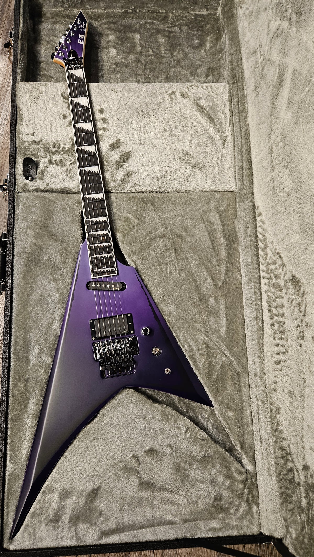 ESP E-II Alexi RIPPED- PURPLE FADE SATIN ES3184223