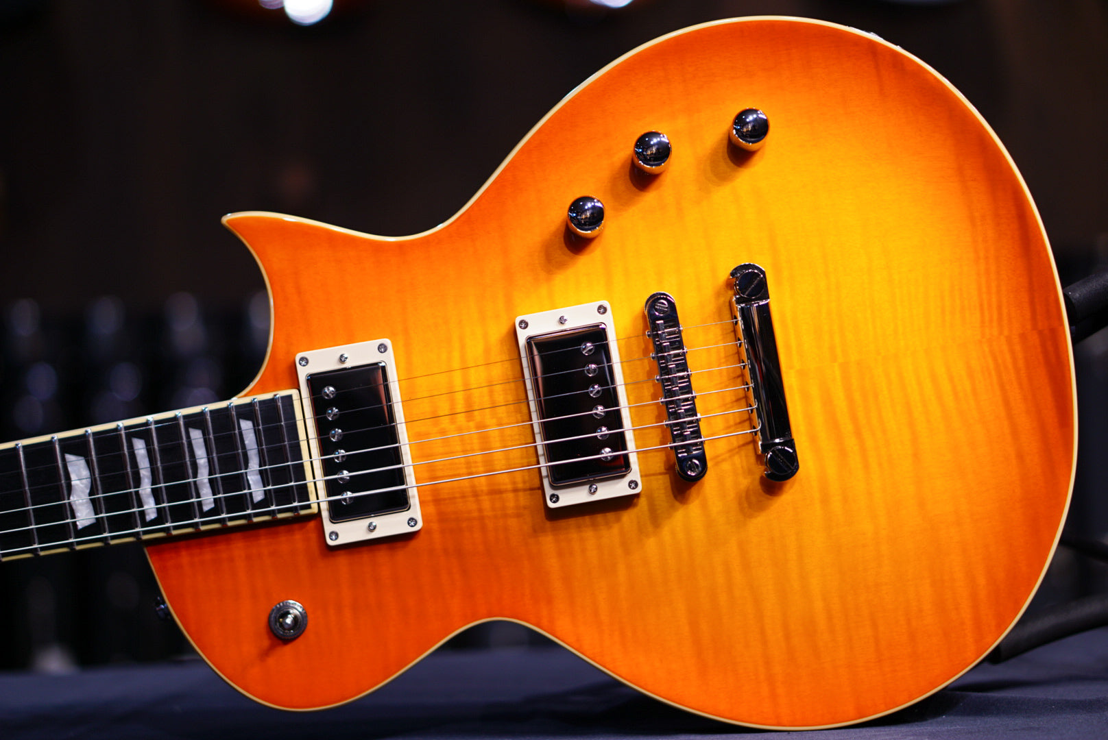 ESP E-II ECLIPSE Full thickness Vintage honey burst ES0301233