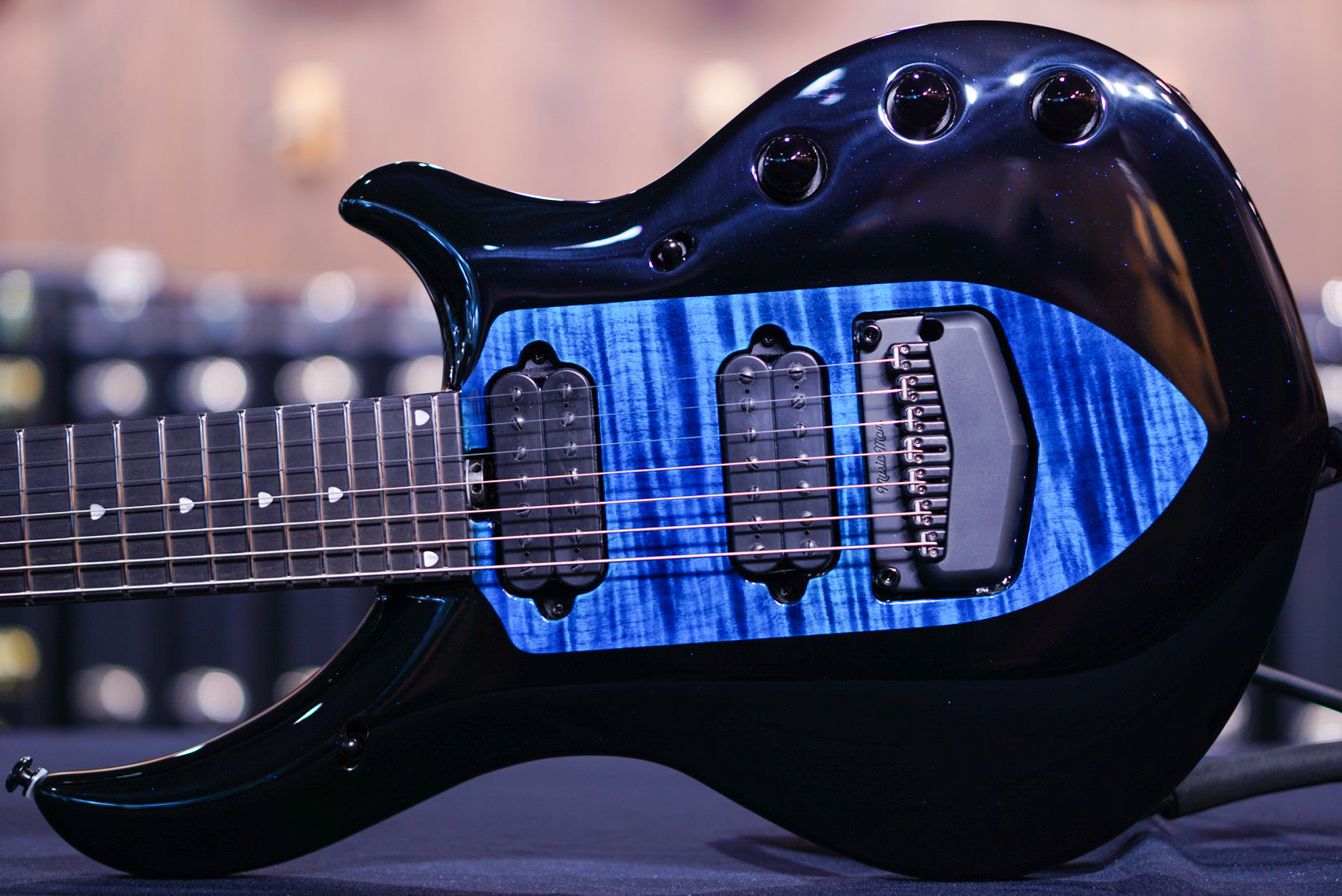 Ernieball Musicman Majesty 7 okelani blue M017077