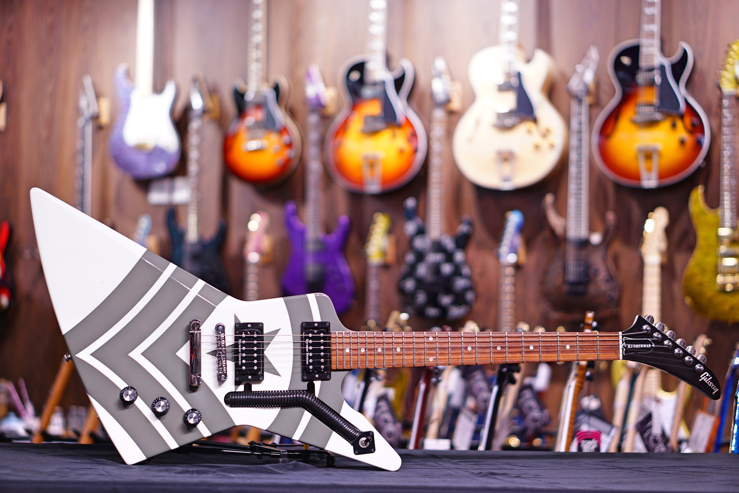 Gibson Jason Hook M-4 Sherman Explorer Alpine White w/ Army Green Stri