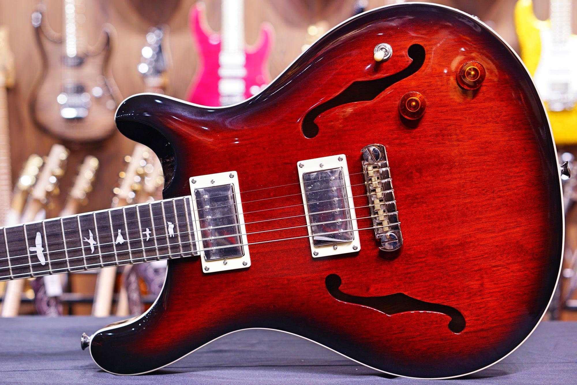 PRS SE Hollowbody Standard - Fire red burst